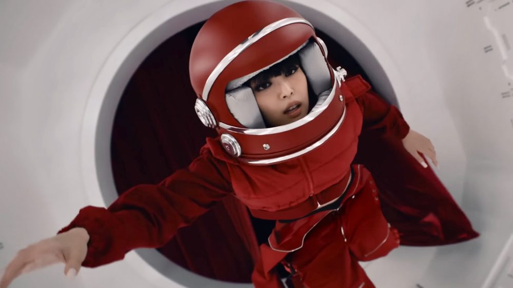 Jennie Breaks K-Pop Soloist Record on Spotify with Viral Hit “Like Jennie”