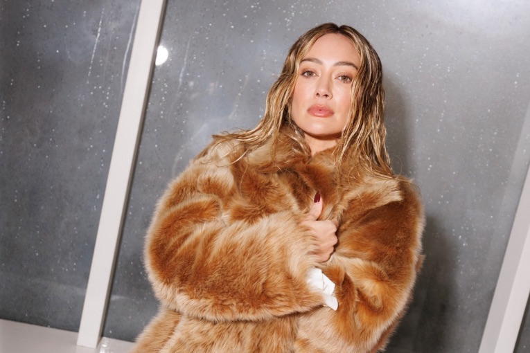 Hilary Duff Kicks Off Small Rooms, Big Nerves Tour: Full Setlist