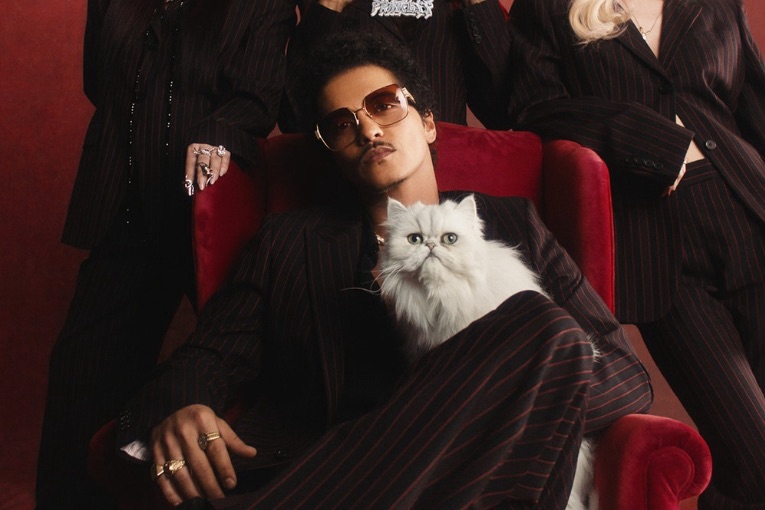 Dua Lipa Covers Alicia Keys’ “No One” at Madison Square Garden During ...